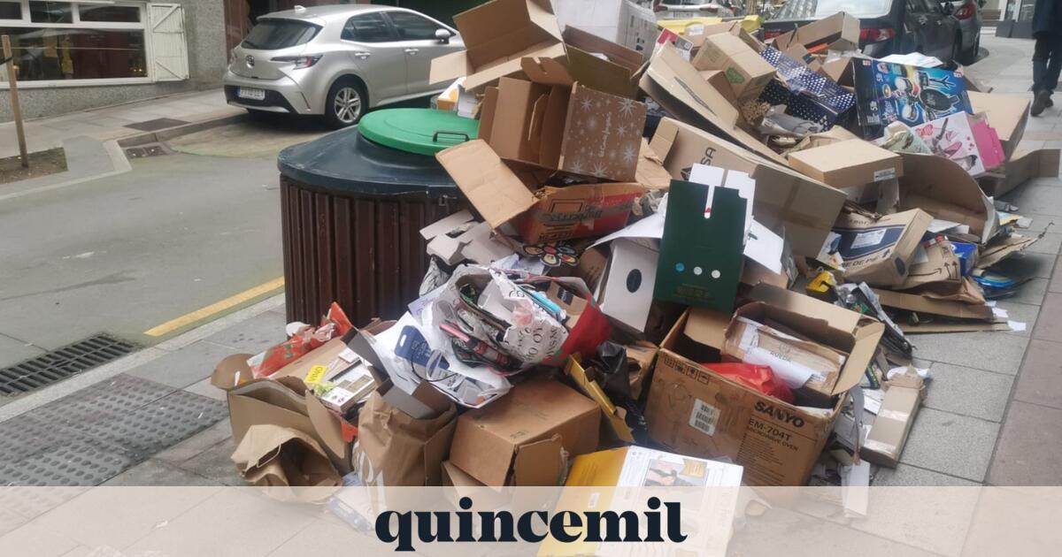 Varios días de cartón acumulado en los contenedores de A Coruña en ...